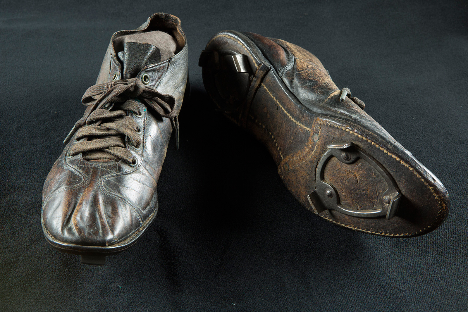 How Do Baseball Cleats Help (Improve Your Gameplay) - iSportsWeb